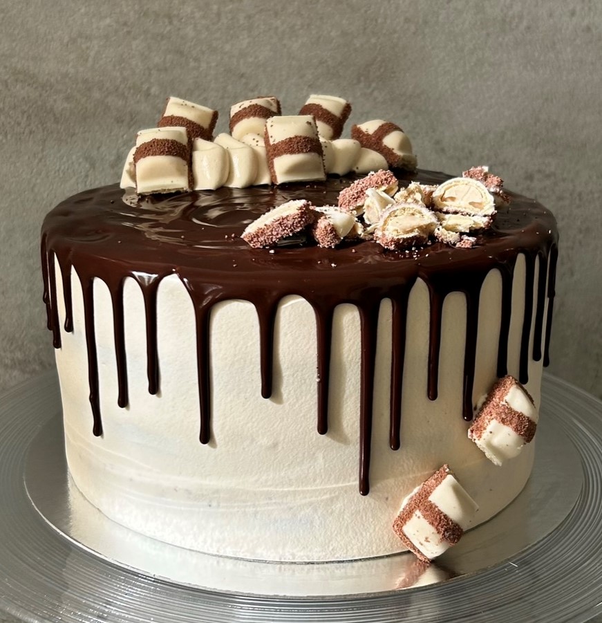KINDER BUENO CAKE - TARTAS EN BARCELONA