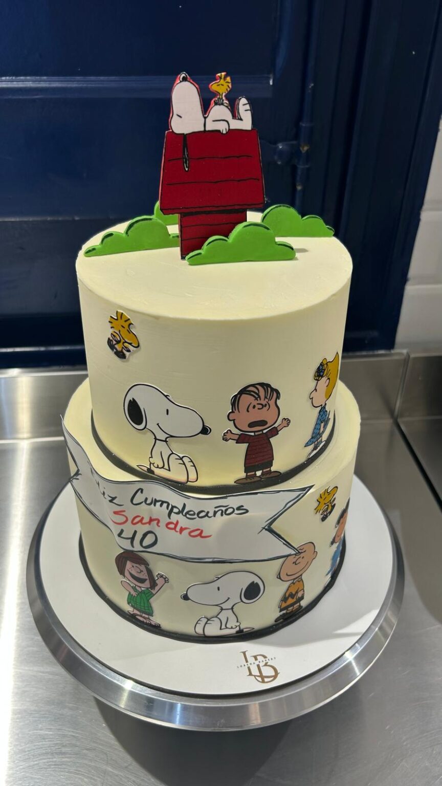 Tarta Snoopy y Peanuts - Tartas personalizadas Barcelona