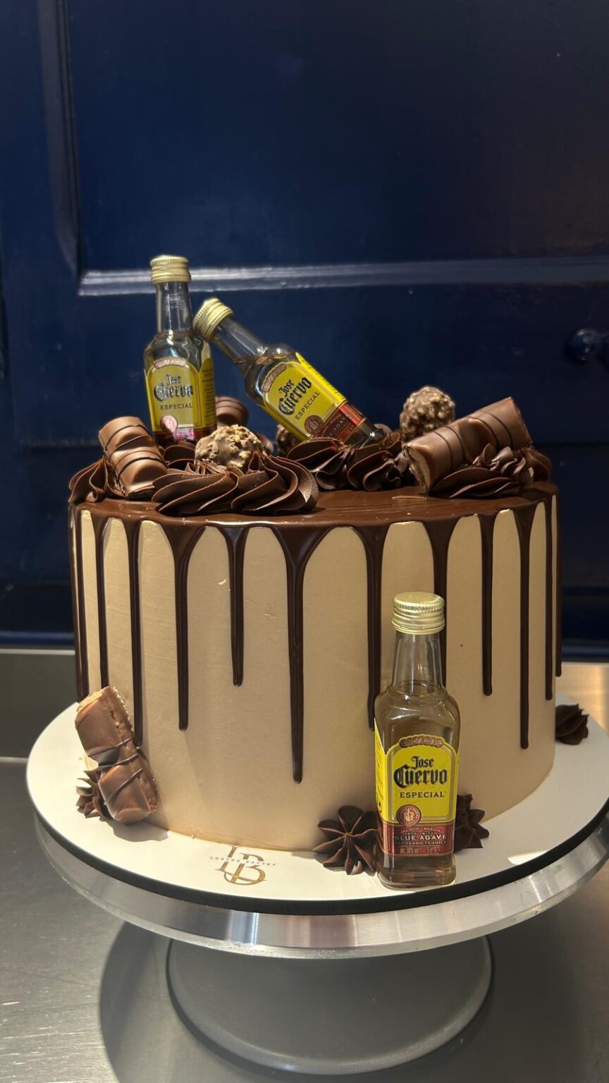 Tarta Tequila & Chocolate – Drip Cake José Cuervo - Tartas ...